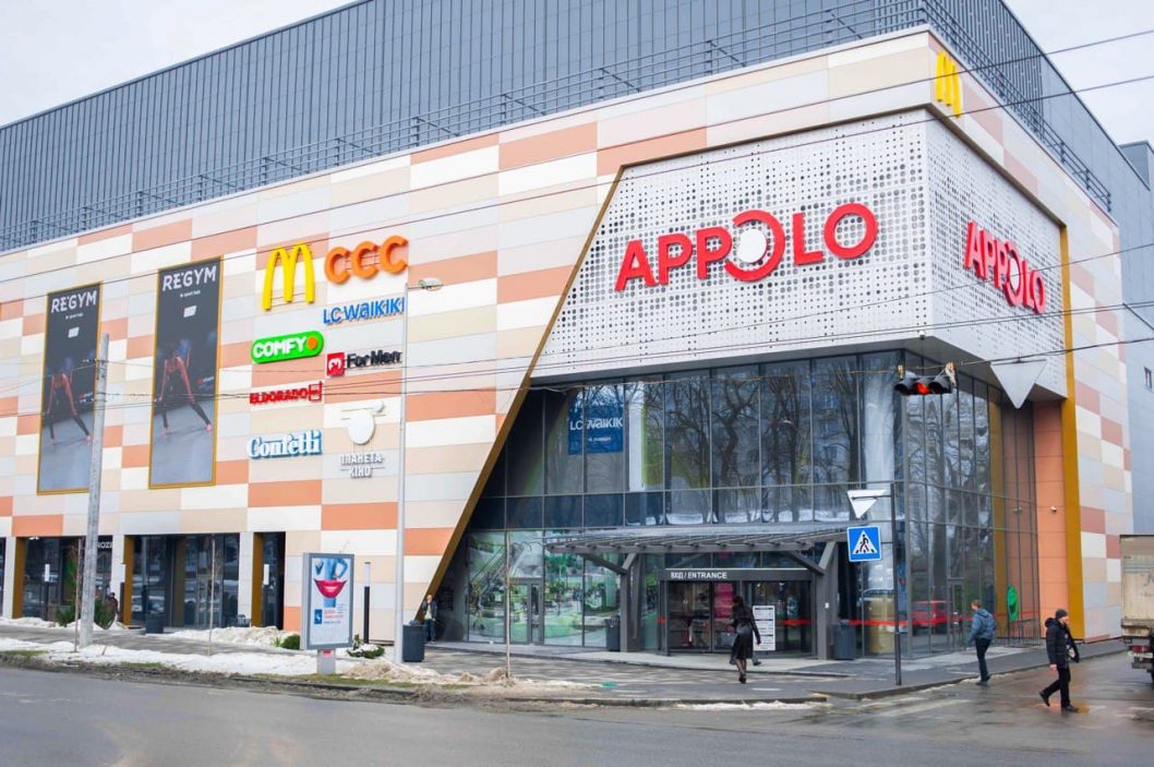 У Дніпрі відкривається ТРК «Апполо», який постраждав від ракетної атаки ...